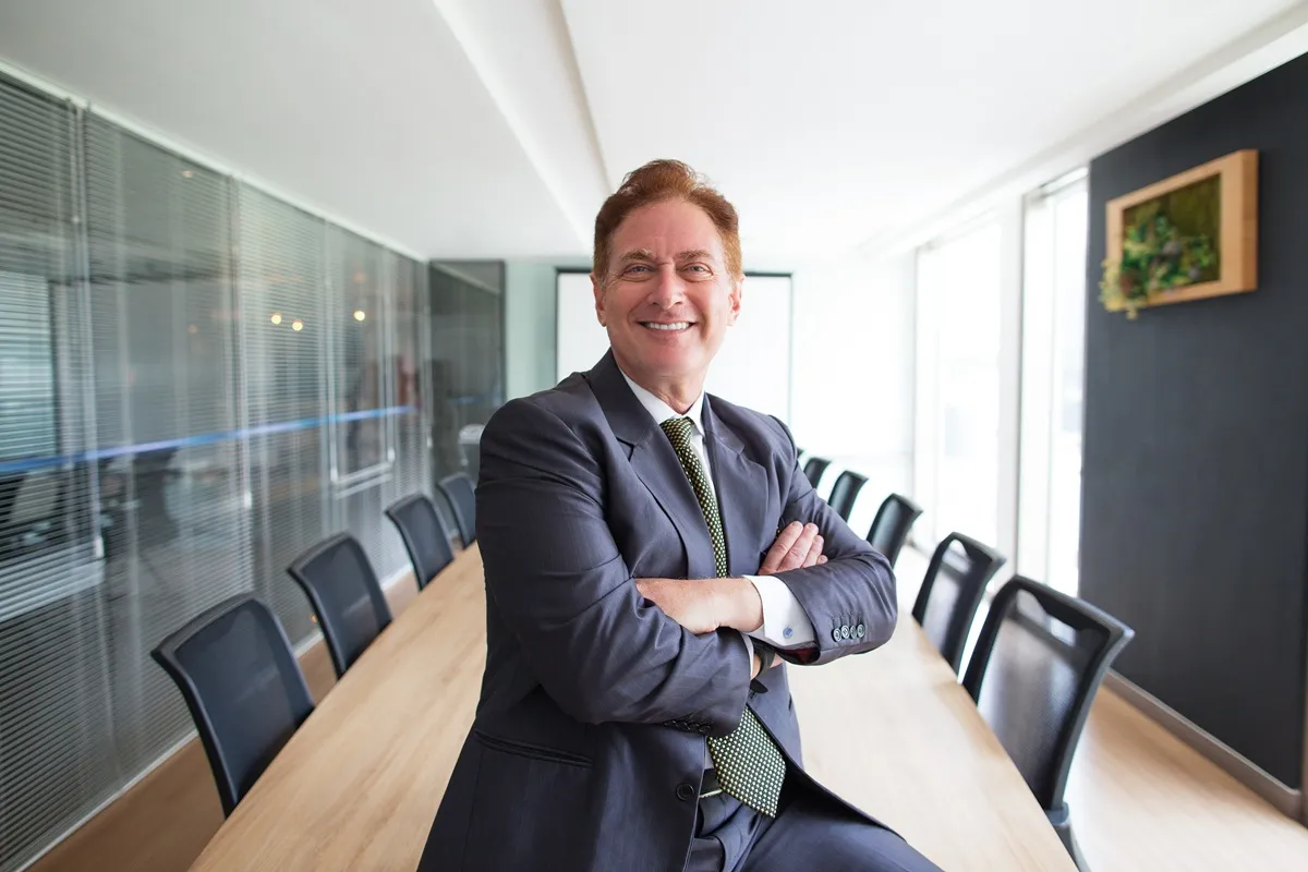 Por que o inglês é essencial para CEOs em reuniões globais?